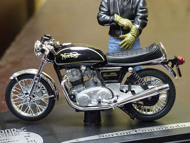 Norton commando Joe bar 1:18