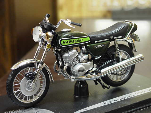 Kawasaki 750 H2 1:18