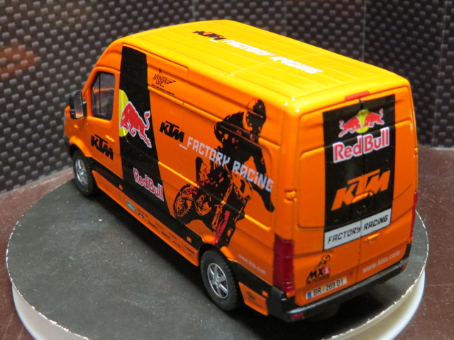 KTM Red Bull racing van 1:38