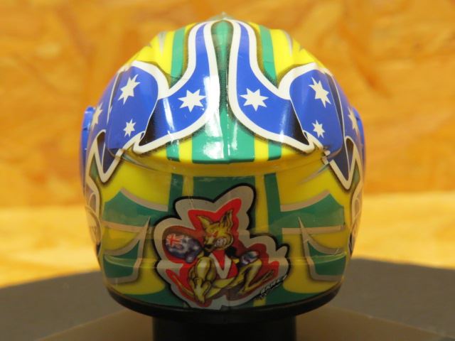 Troy Bayliss Suomy helm 2005 1:5