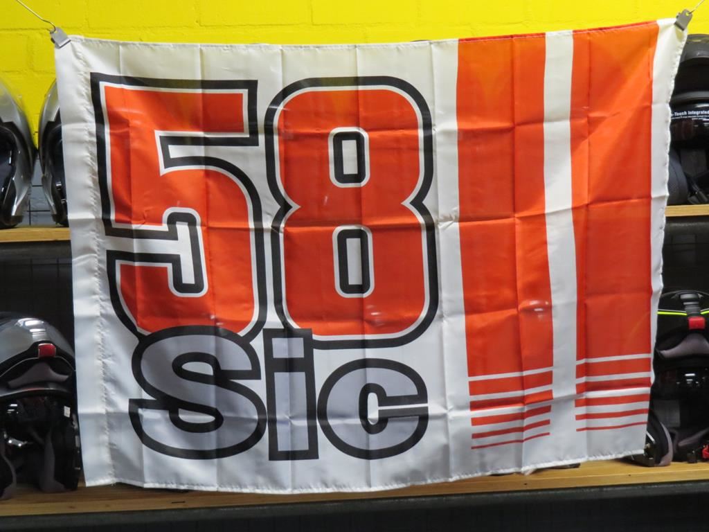 Marco Simoncelli 58 Sic flag