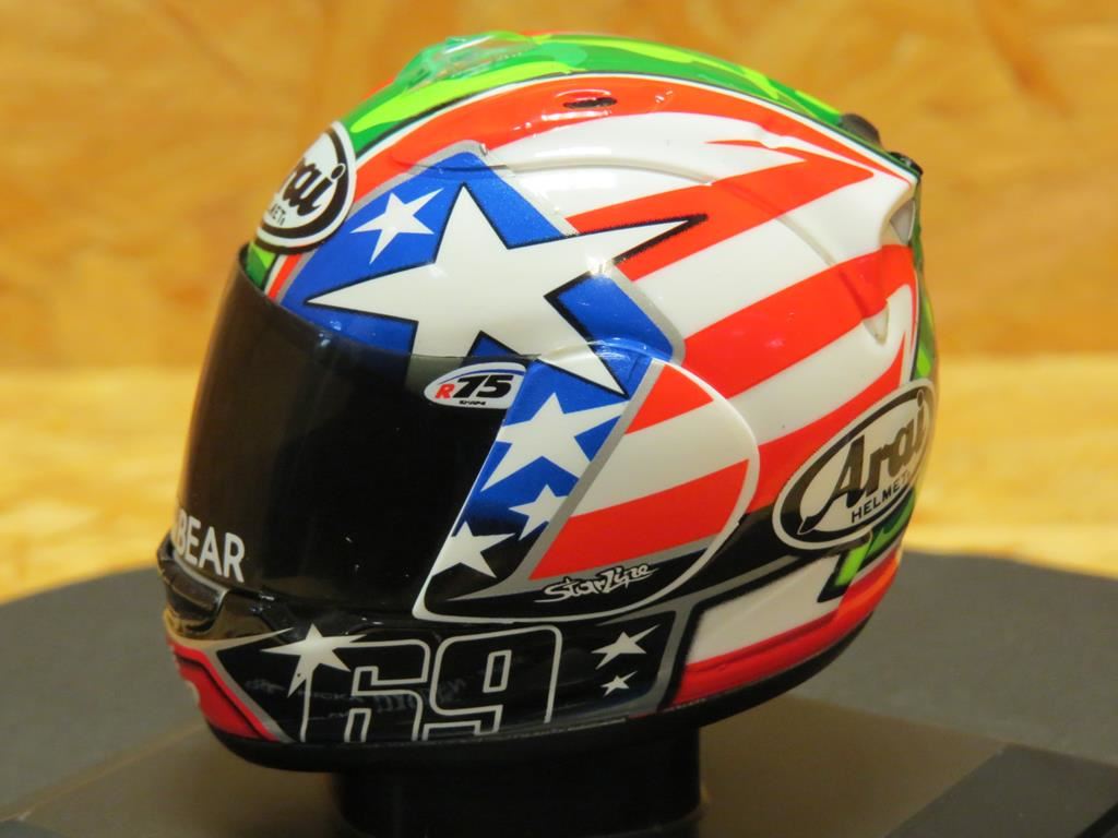 Nicky Hayden Arai helm 2015 1:5