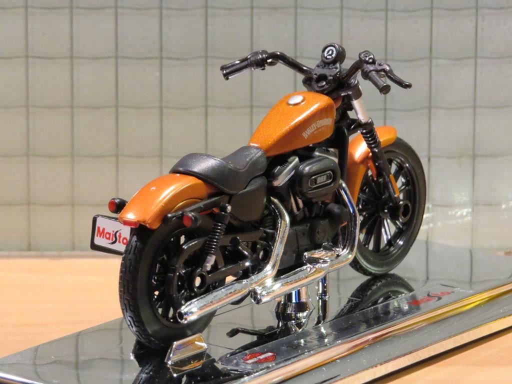 Harley Davidson Sportster Iron 883 2014 1:18