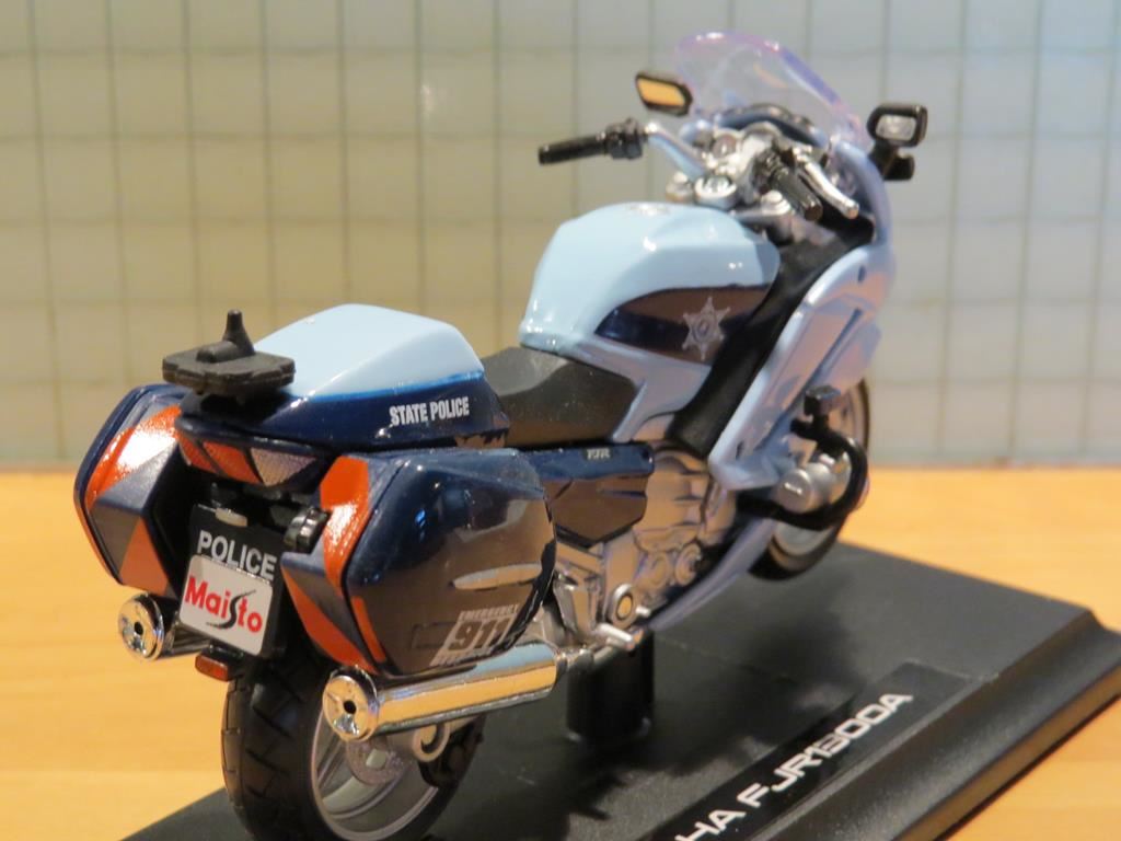 Yamaha FJR1300 State police 1:18