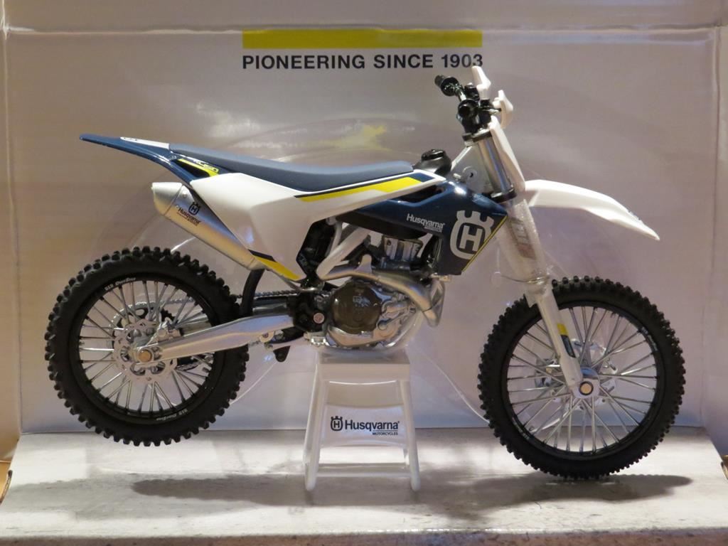 Husqvarna FC 450 2016 1:12