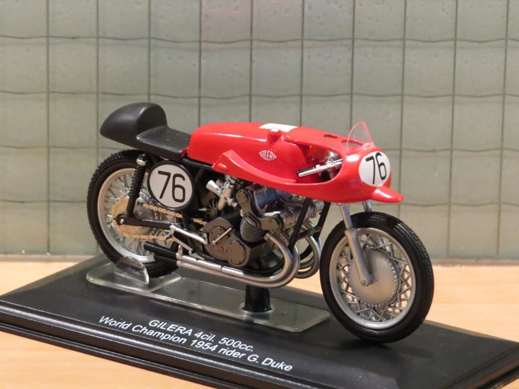 Jeff Duke Gilera 4 cyl. 500cc. 1954 1:22