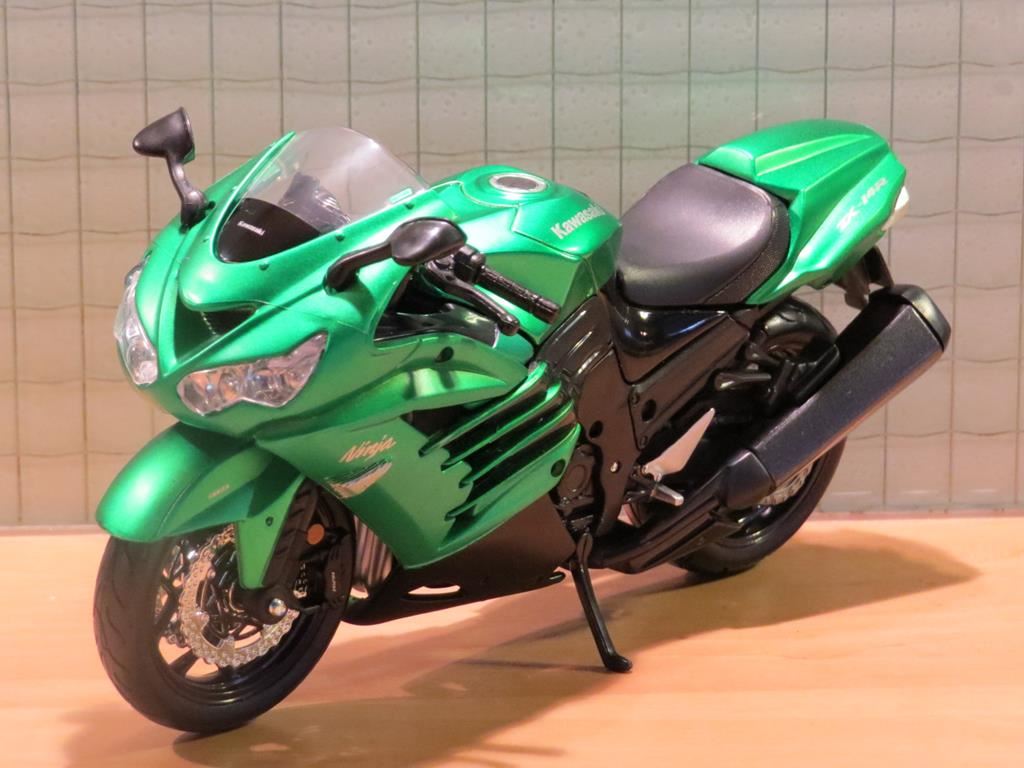 Kawasaki ZZR1400 green ZX14 1:12