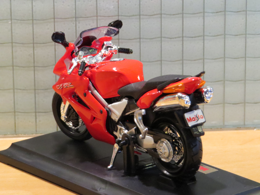 Honda VFR800 V-tec 1:18