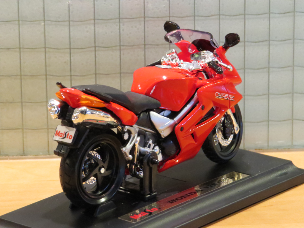 Honda VFR800 V-tec 1:18
