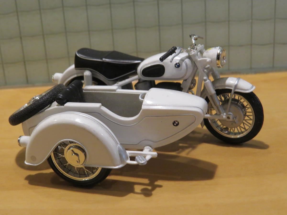 BMW R69 sidecar zijspan 1:24