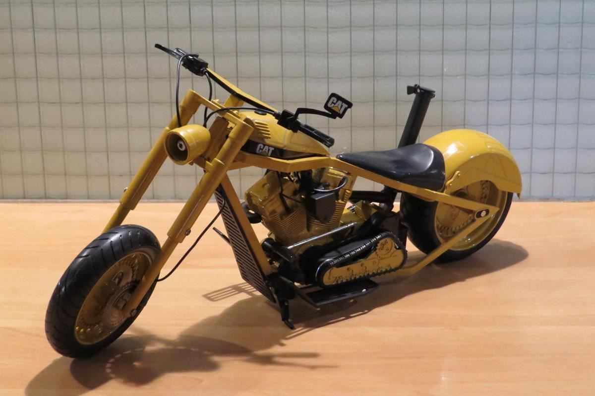 Caterpillar diecast bike 1:10