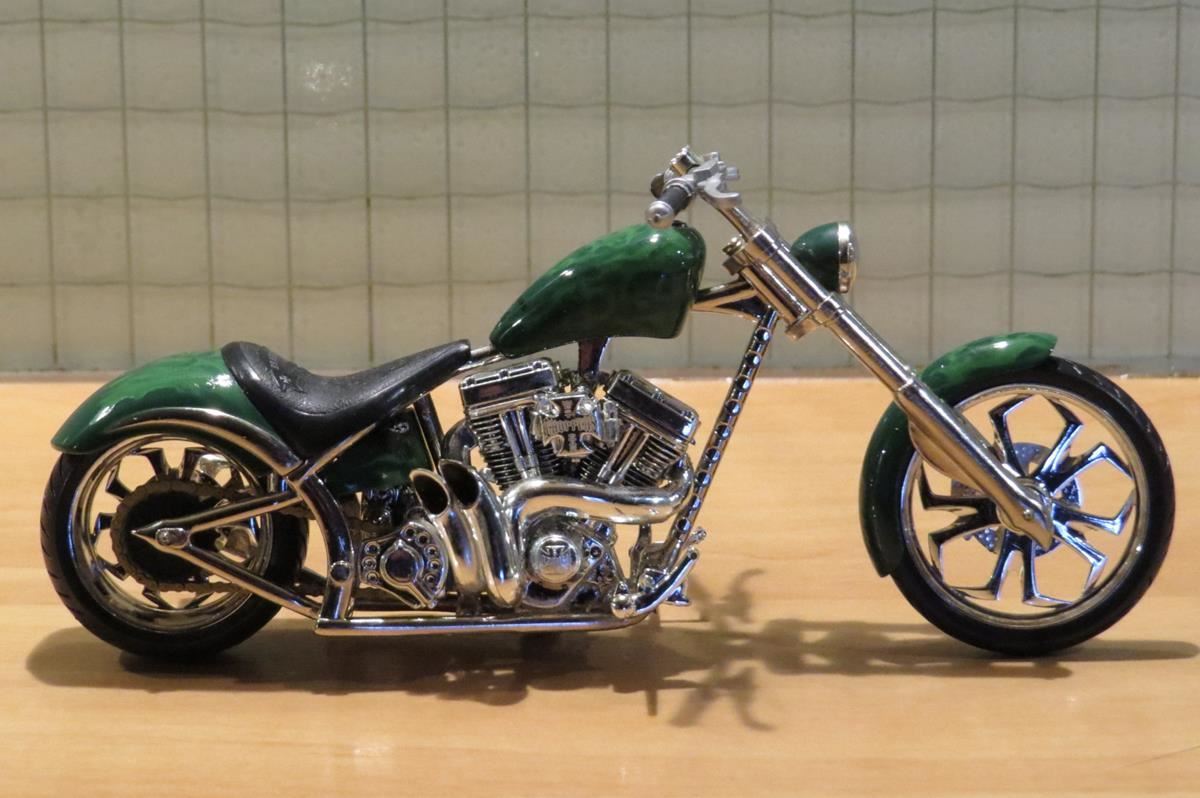 West Coast Choppers diablo soft tail bike 1:18 diecast