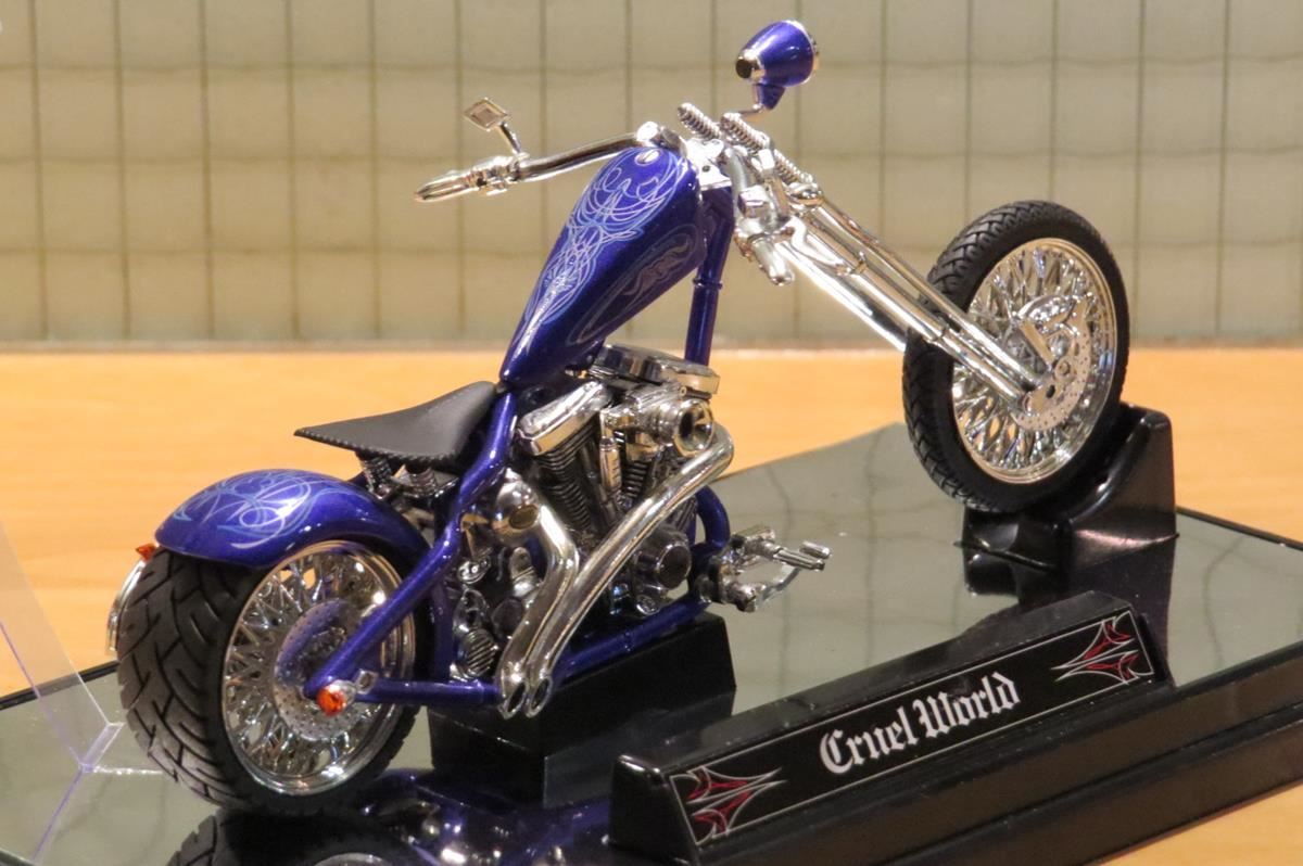Von Dutch Kustom Cruel World Harley bike 1:18 diecast