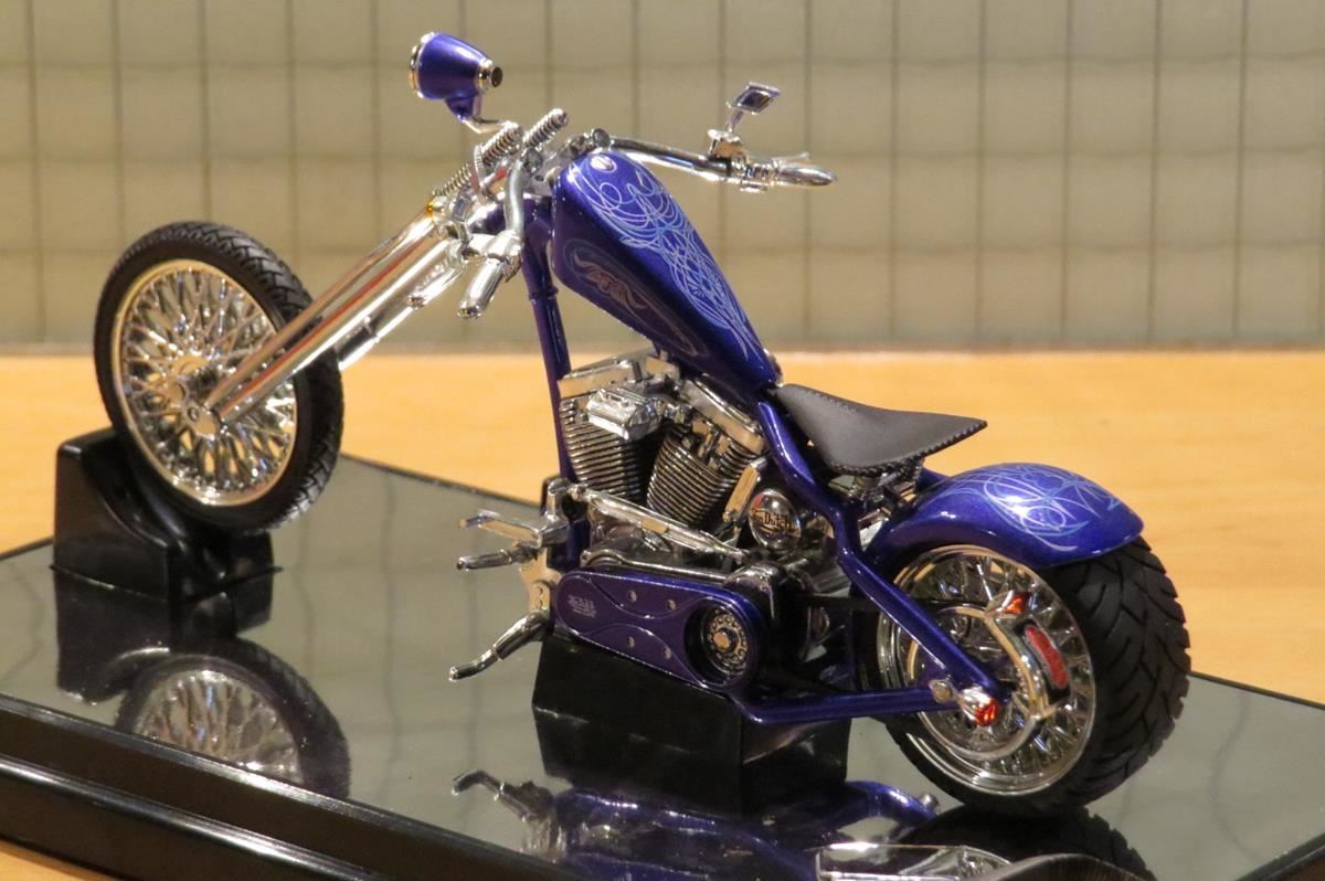 Von Dutch Kustom Cruel World Harley bike 1:18 diecast