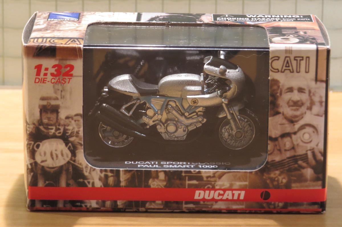 Ducati Sportclassic 1000 Paul Smart replica 1:32