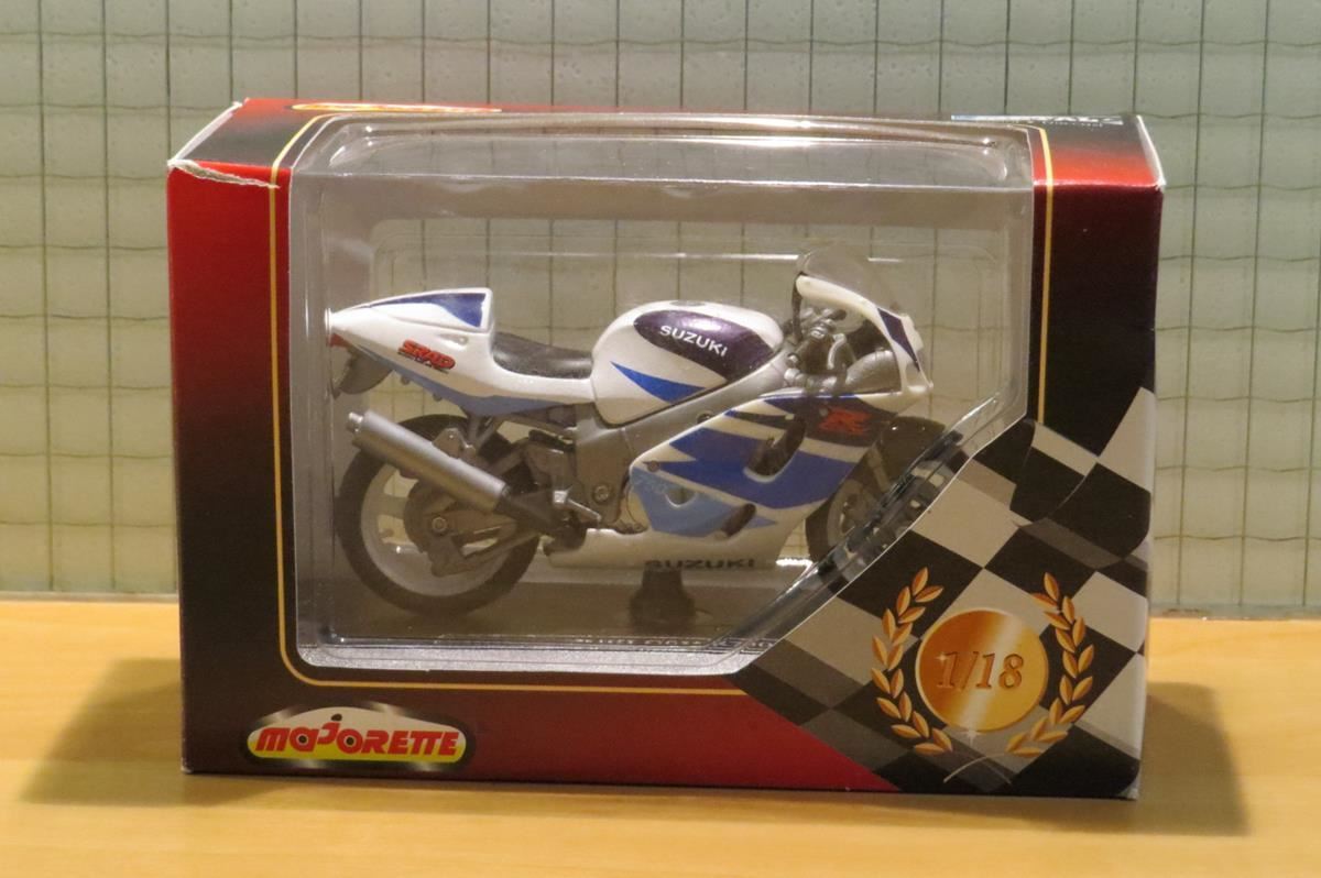 Suzuki GSX-R750 1:18