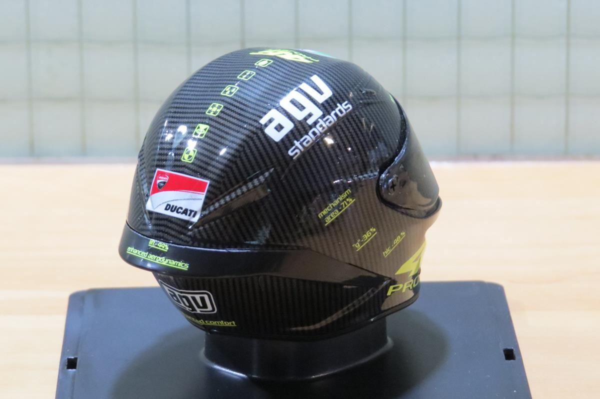 Valentino Rossi helm test sepang 2012 1:5