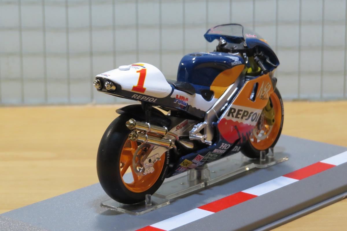 Mick Doohan Honda NSR500 1995 1:18