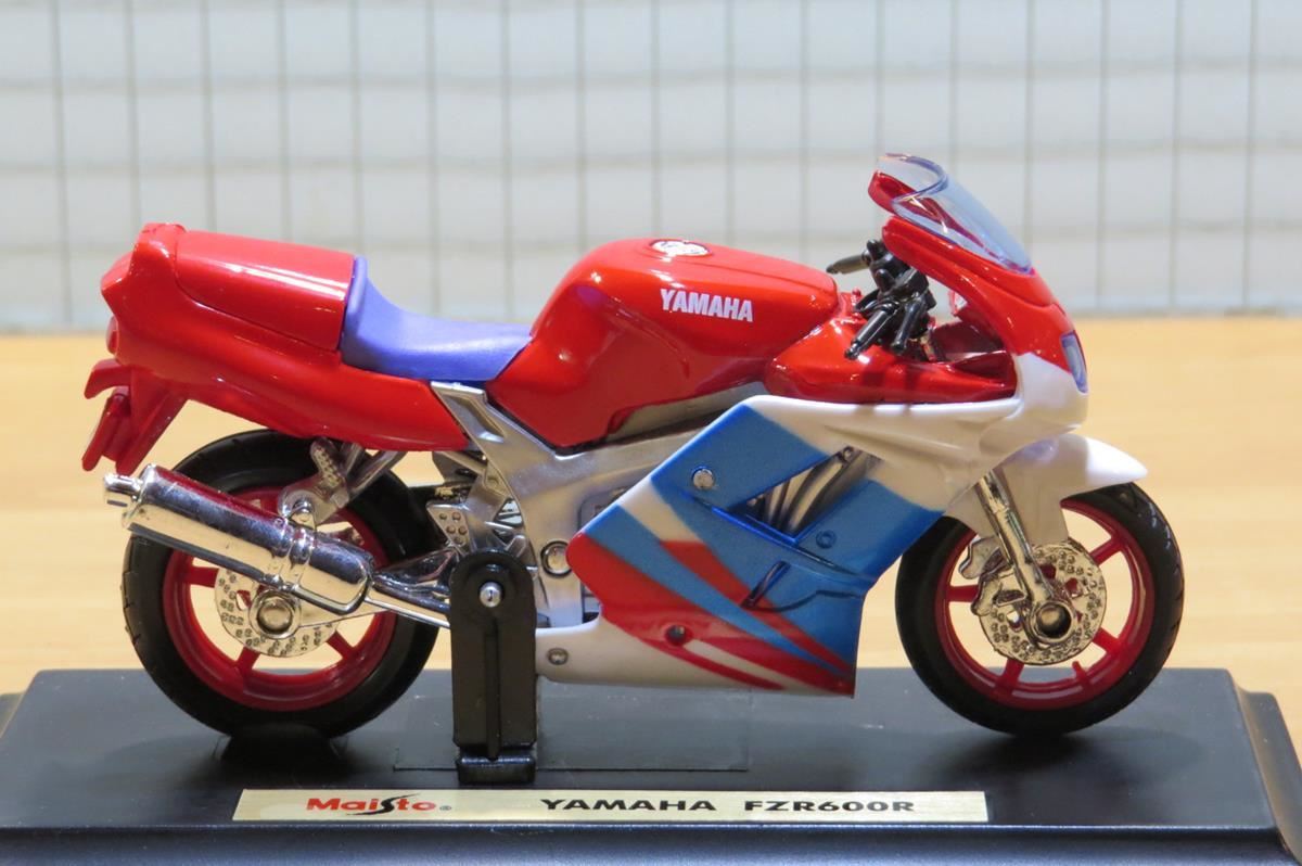 Yamaha FZR600 1:18