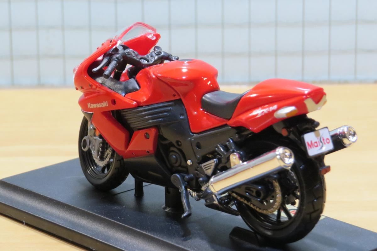 Kawasaki ZZR1400 ZX14 1:18