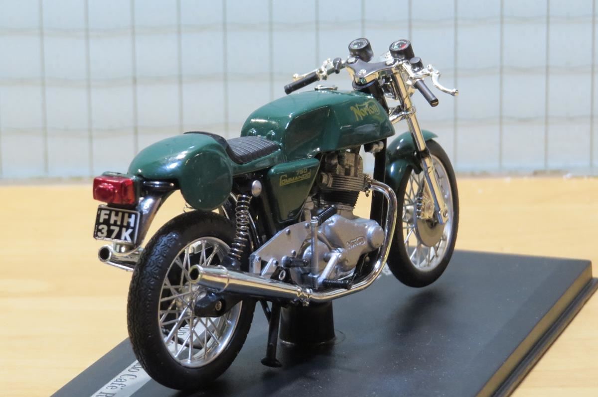 Norton Commando cafe racer 1:18