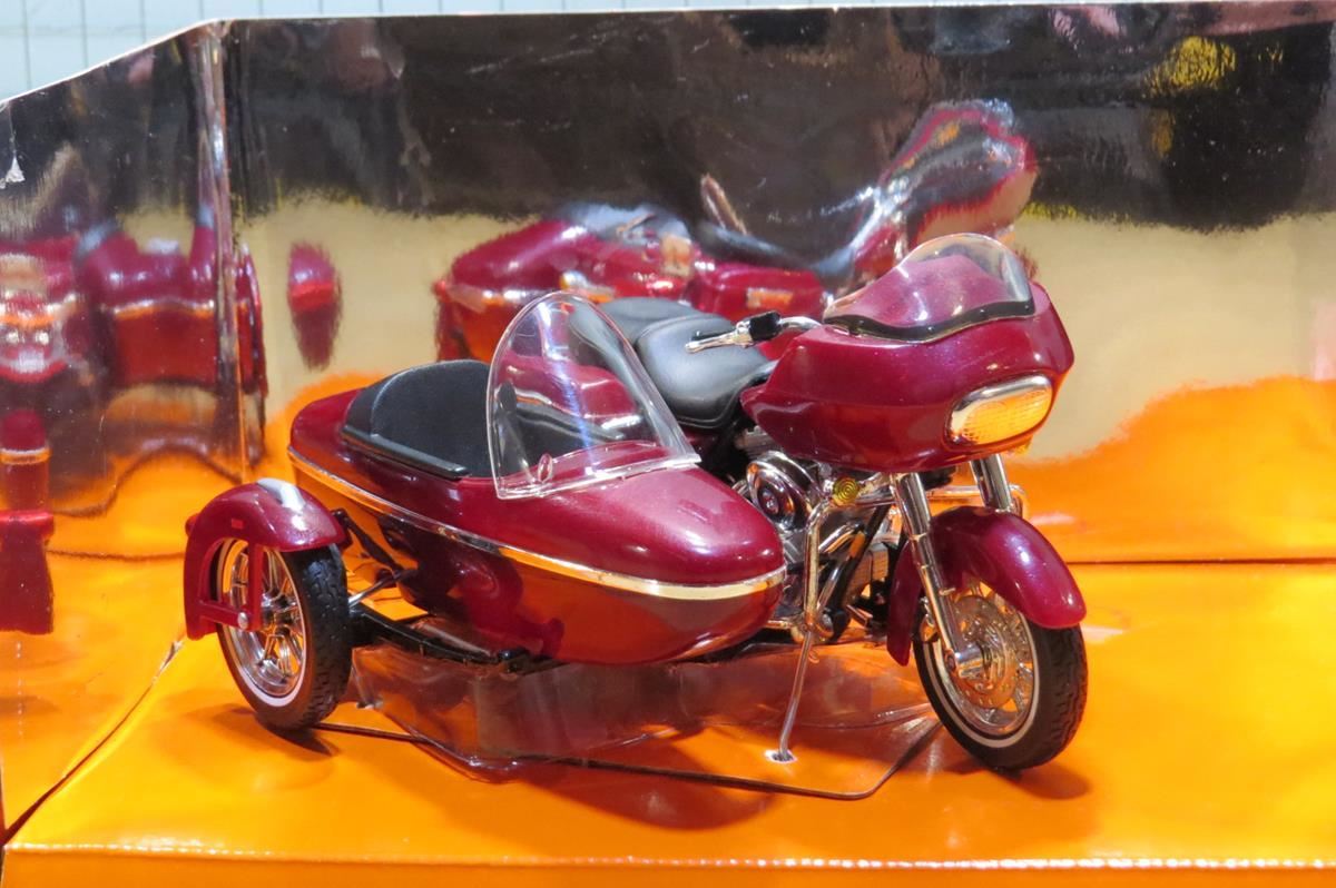 Harley Davidson panhead sidecar zijspan FLTR Road Glide 1:18