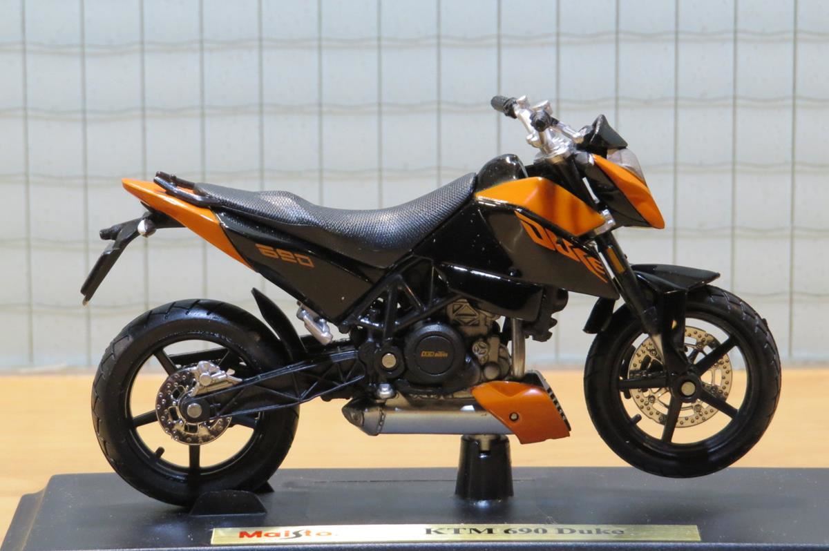 KTM 690 Duke 3 1:18