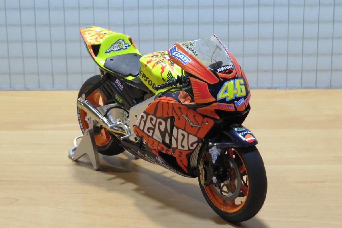 valentino Rossi Honda RC211V 2003 Valencia 1:12