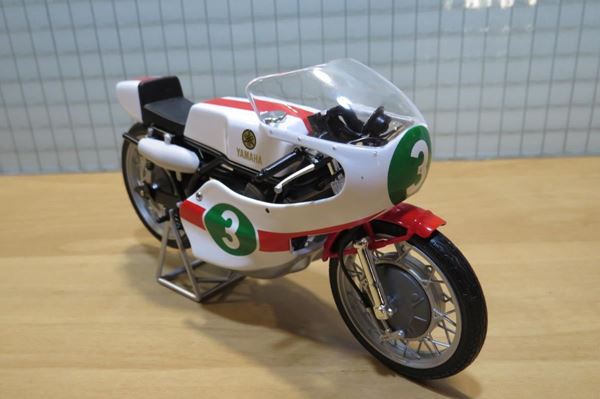 phil Read Yamaha RD05 1968 1:12