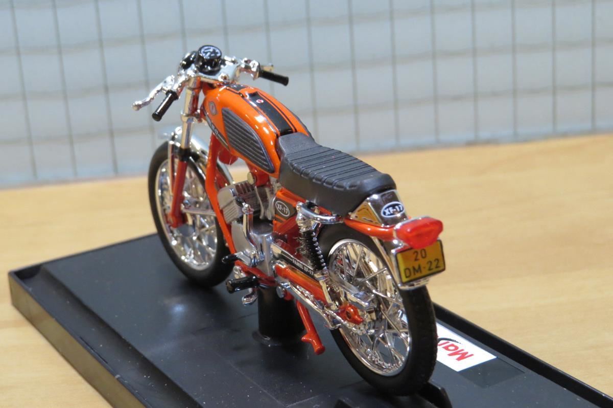 Famel XF-17 met Zundapp blok 1:18