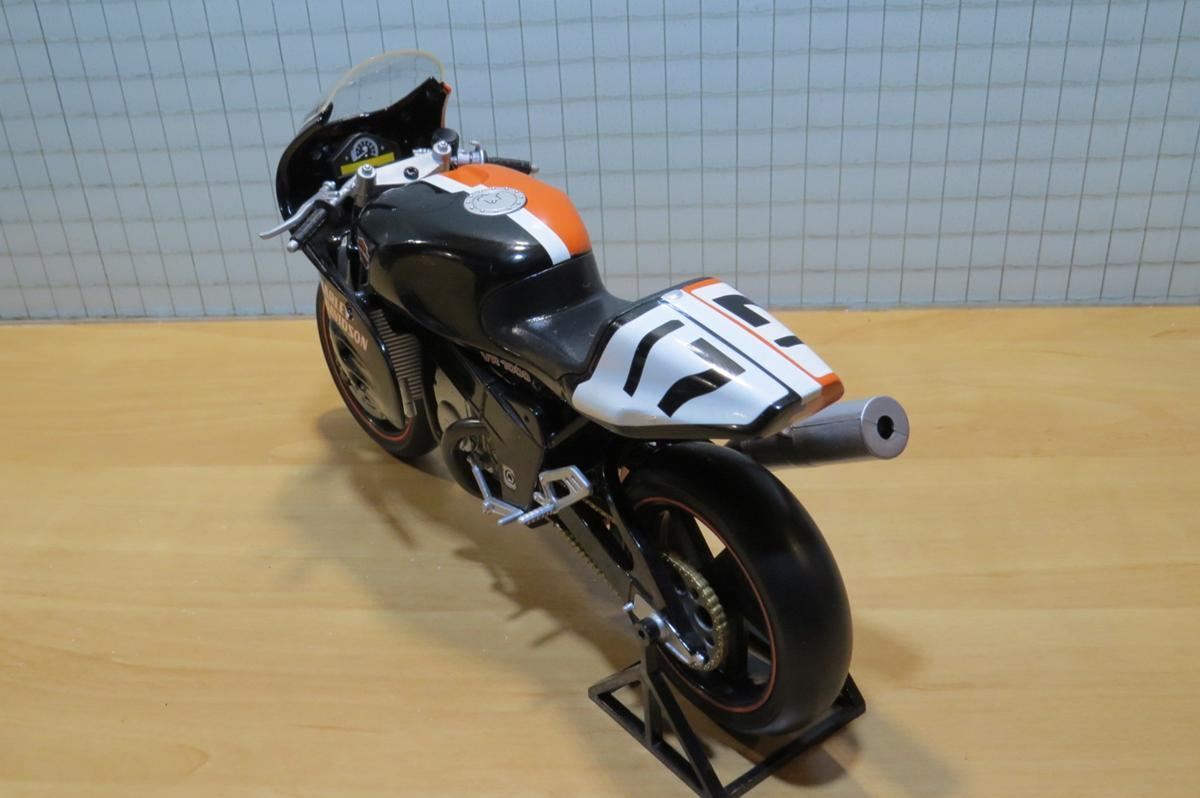 Harley Davidson VR1000 superbike 1:9