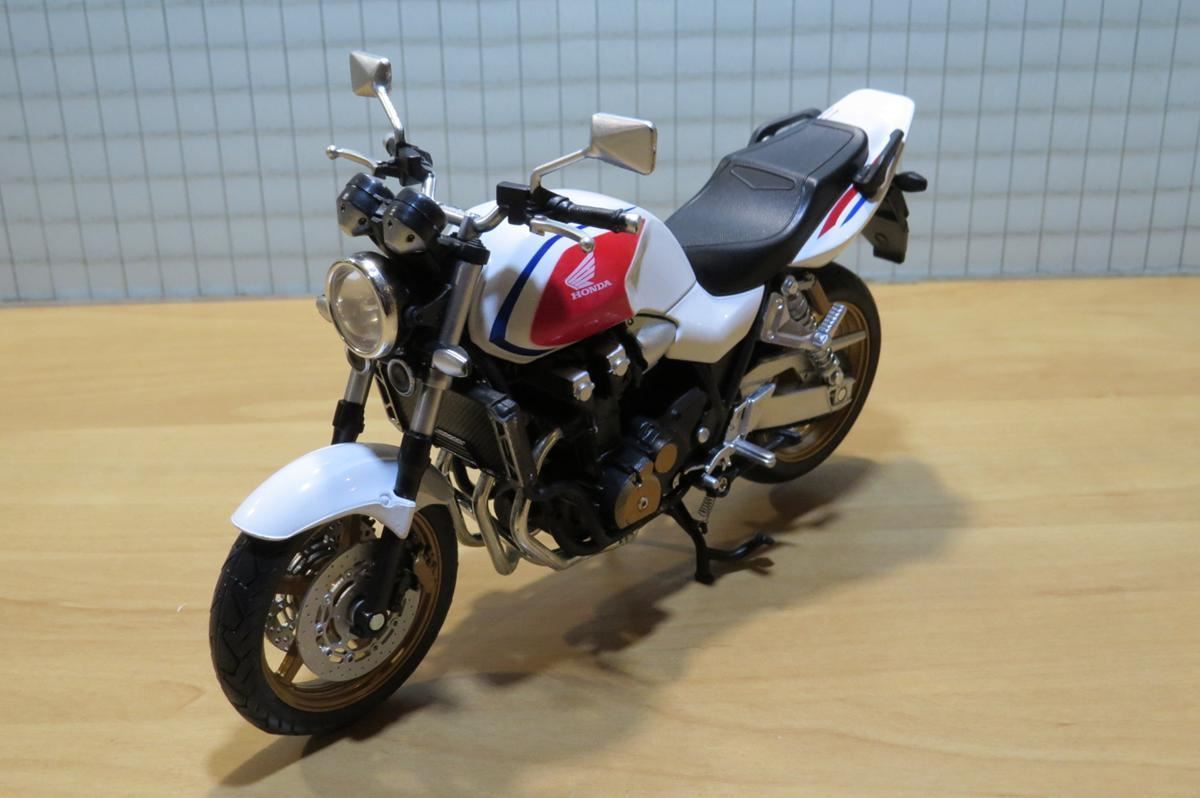 Honda CB1300 SF 1:12