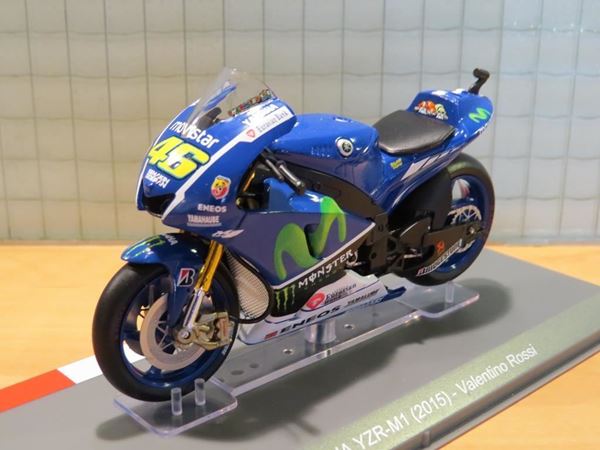 Valentino Rossi Yamaha YZR-M1 2015 1:18